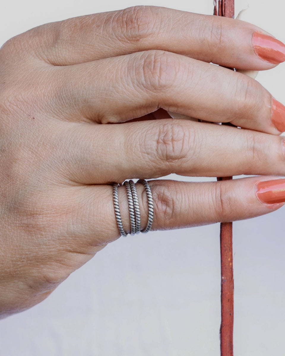 Twist of Fate Pinki Ring | 925 Silver | Buy Online – Smith Jewels